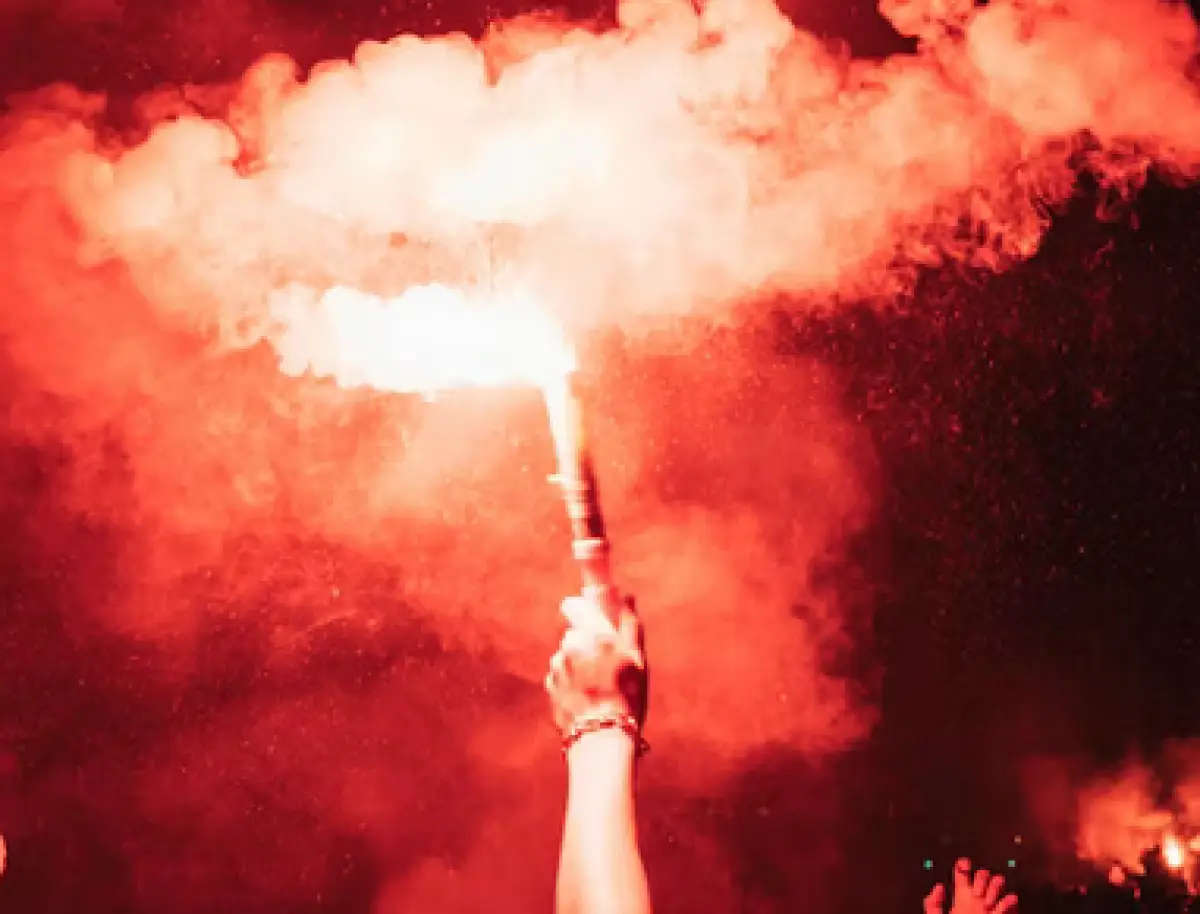 Fungsi Utama Flare yang Jarang Diketahui, Bukan untuk Properti Foto dan ...